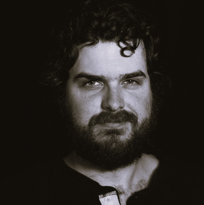 Présentation du comédien Étienne Genest – Théâtre du Mortier